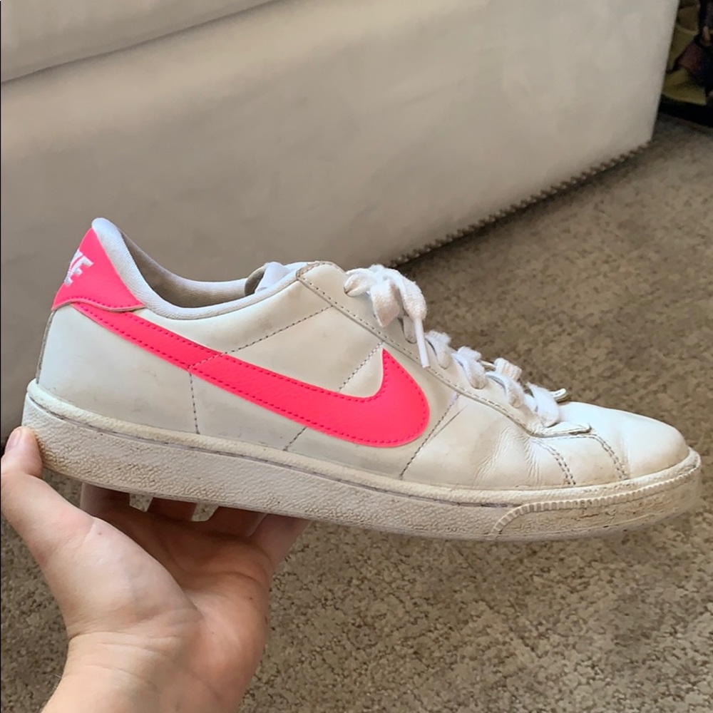 Neon Pink Nike Tennis Sneakers - Gem